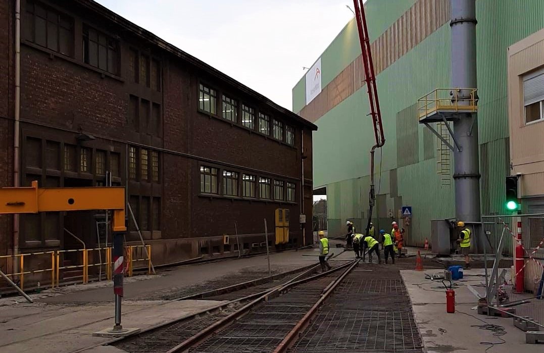 At the heart of the Industeel factory, ETF renews a set of track ...